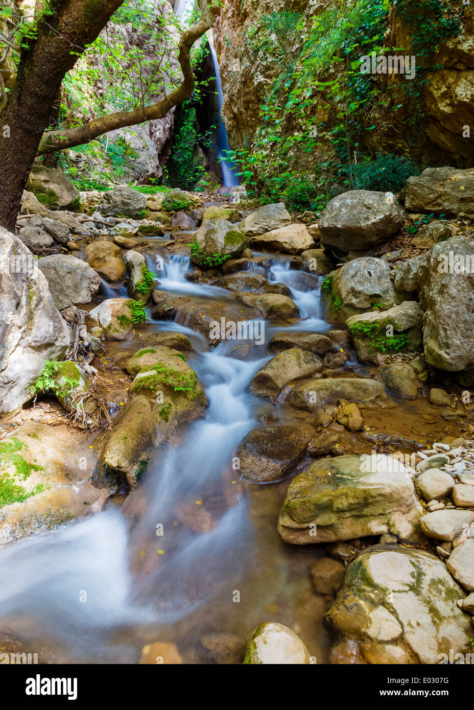 Shot rocks hi-res stock photography and images - Alamy