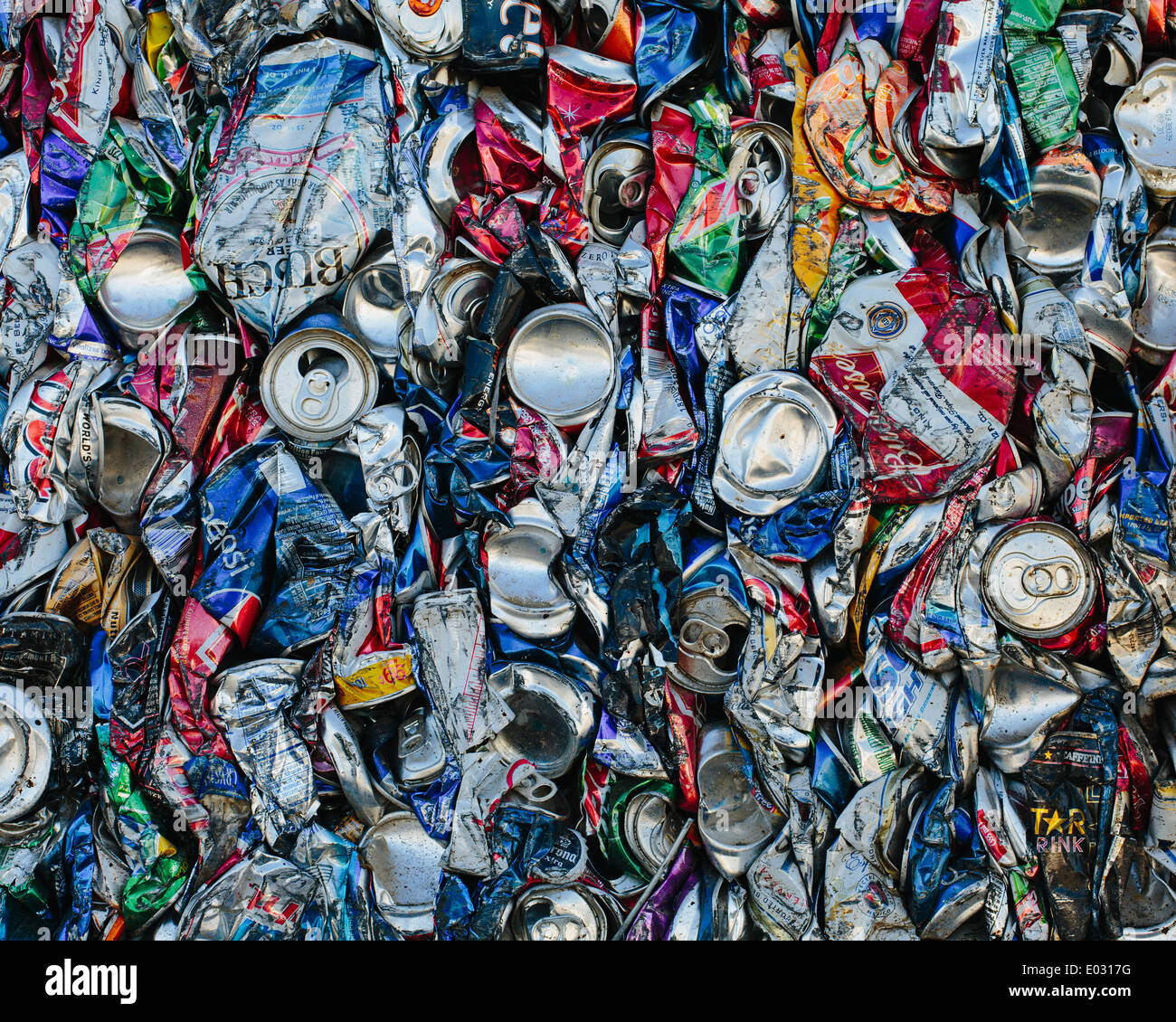 Aluminium cans hi-res stock photography and images - Alamy