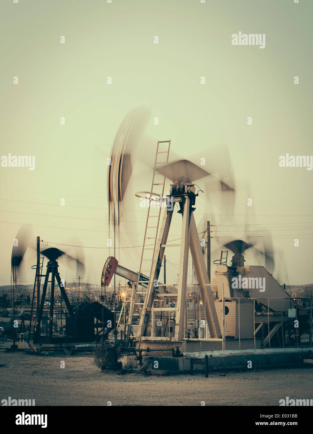Shale oil production hi-res stock photography and images - Alamy
