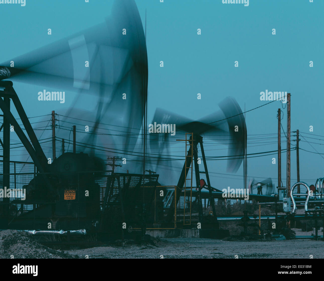 Crude oil extraction hi-res stock photography and images - Alamy