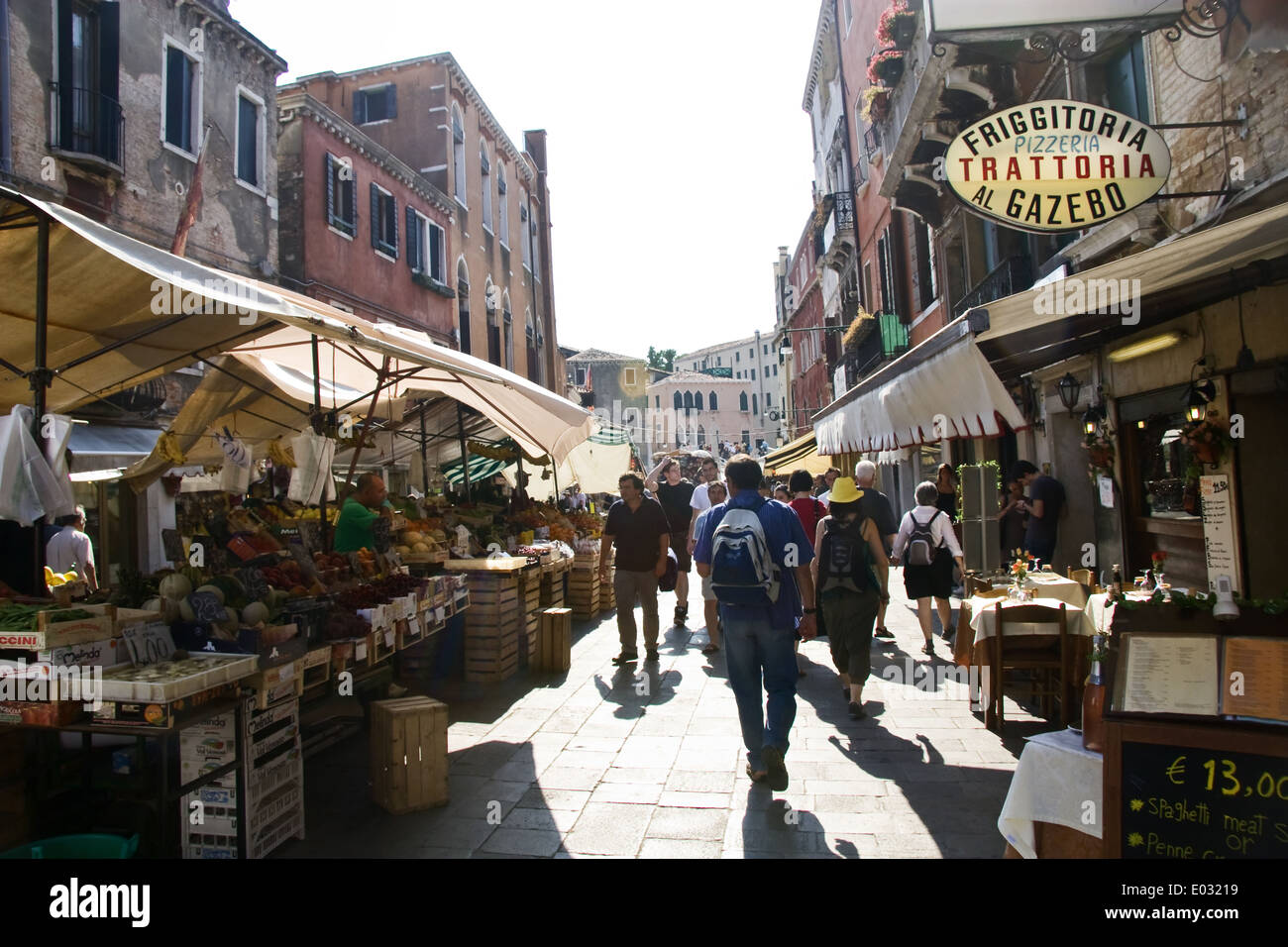 Rialto market, Venice Stock Photo - Alamy