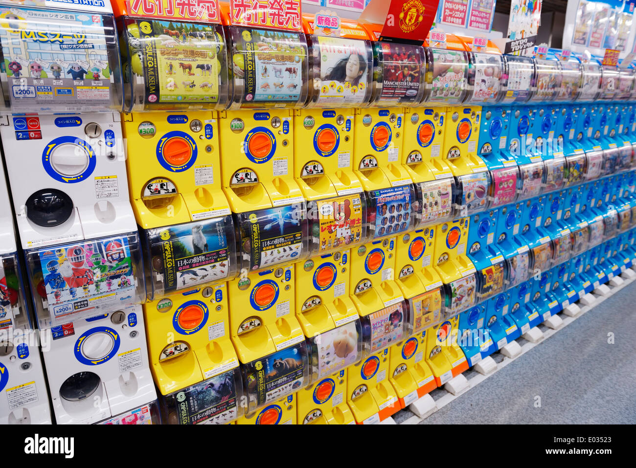 Capsule station, slot machines with action figures anime characters in ...