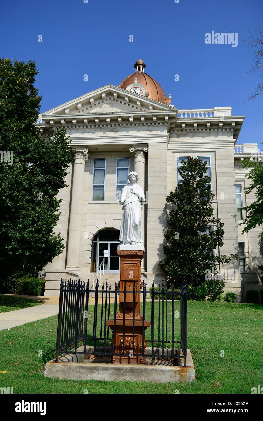 Courthouse Square in Tupelo, Mississippi Stock Photo - Alamy
