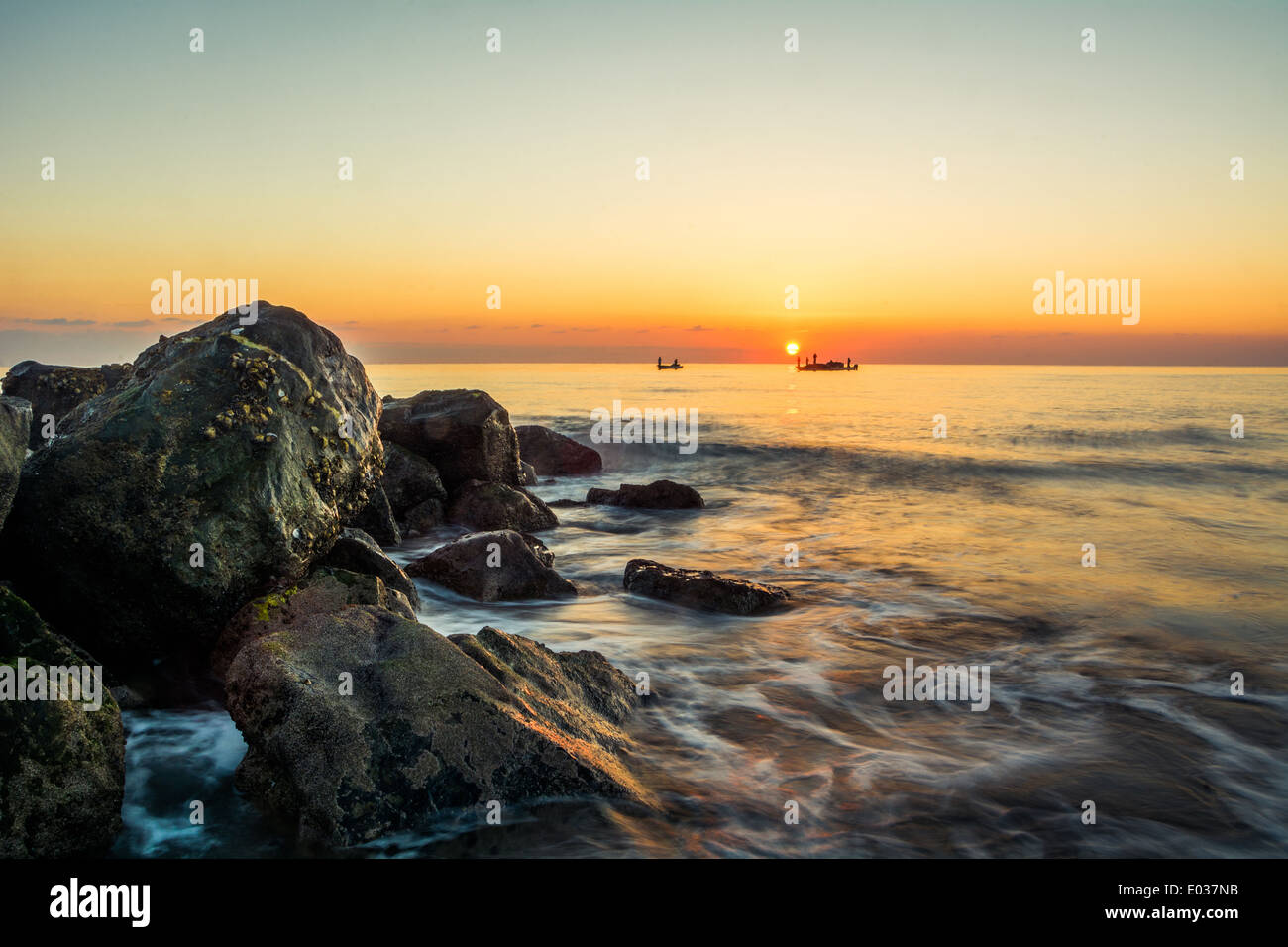 Sunrise arabian beach resort hi-res stock photography and images - Alamy