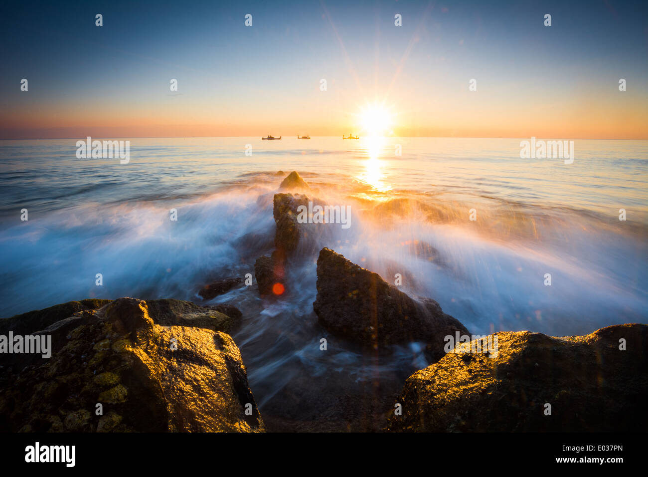 Sunrise arabian beach resort hi-res stock photography and images - Alamy