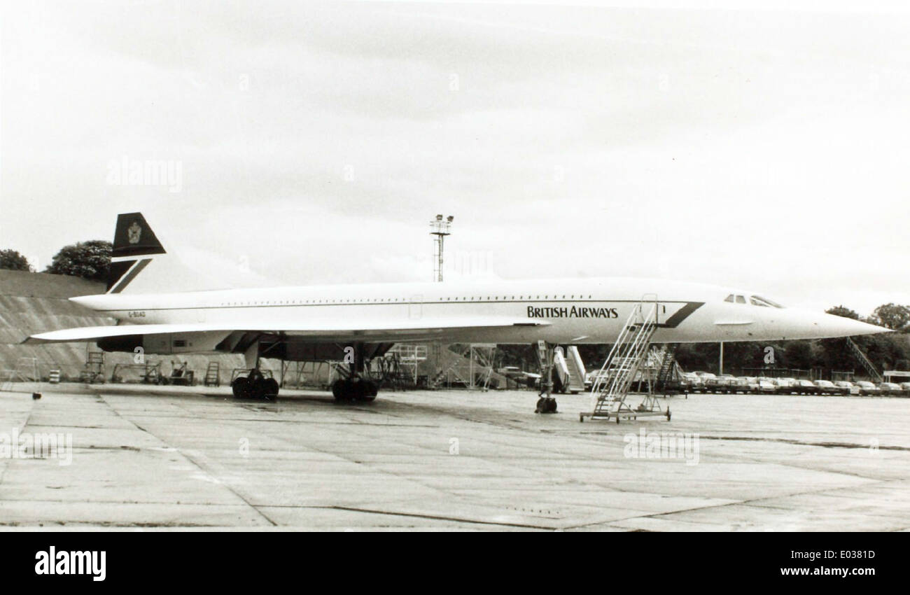 Concorde supersonic airliner 1960s hi-res stock photography and images ...