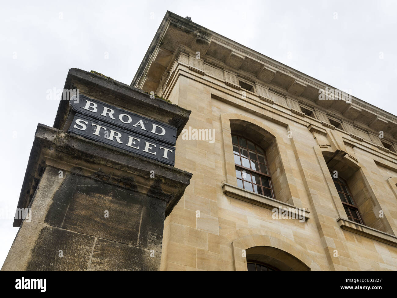 Broad Street sign in Oxford England UK Stock Photo - Alamy