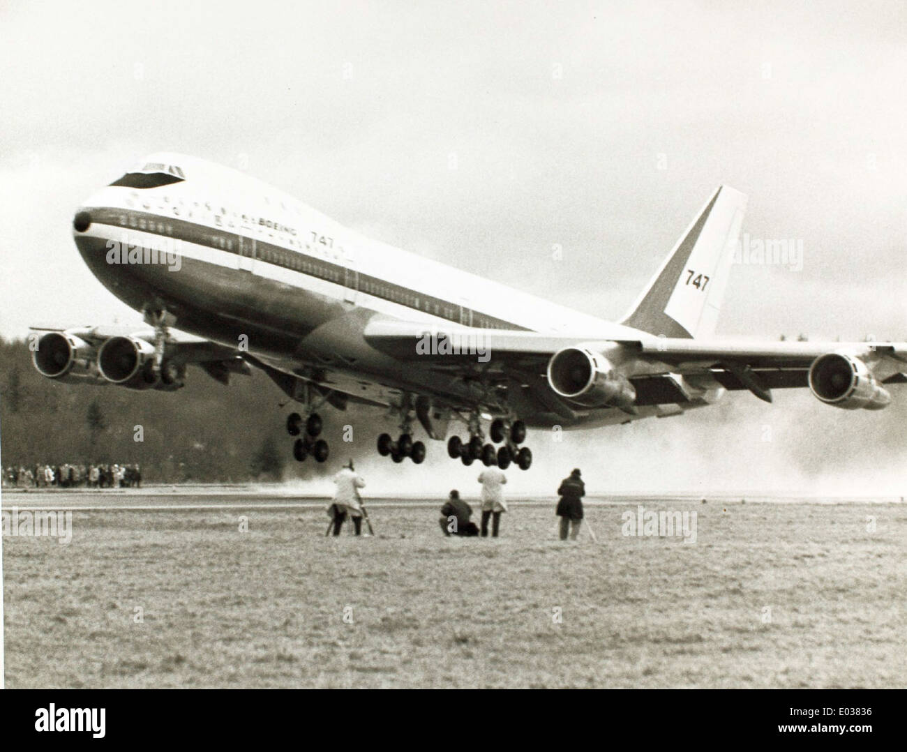 The Boeing 747, one of the most recognizable commercial aircraft ...