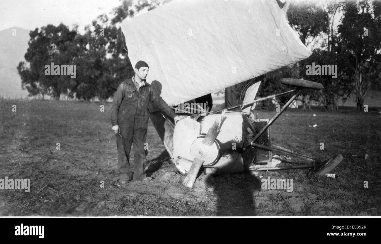 The Waco 9 aircraft was used in the filming of the 1928 movie *Lilac ...