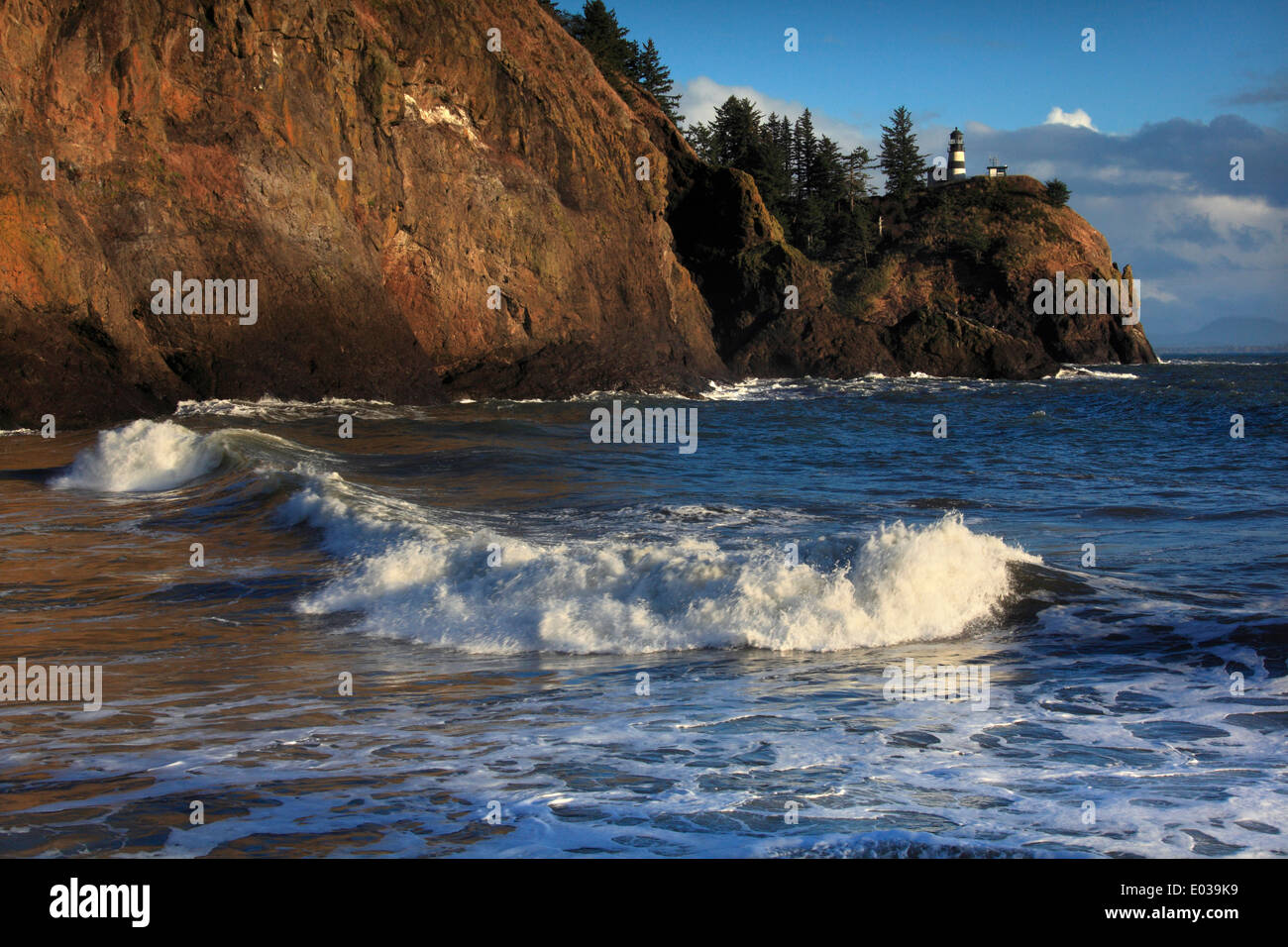 Photo of the Cape Disappointment Lighthouse Fort Canby State Park ...