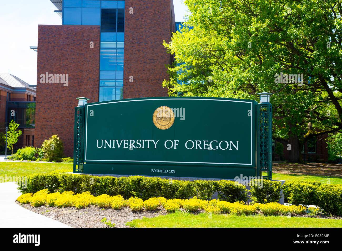 Campus entrance hi-res stock photography and images - Alamy