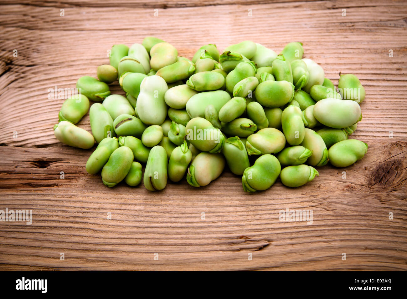 Raw broad bean hi-res stock photography and images - Alamy
