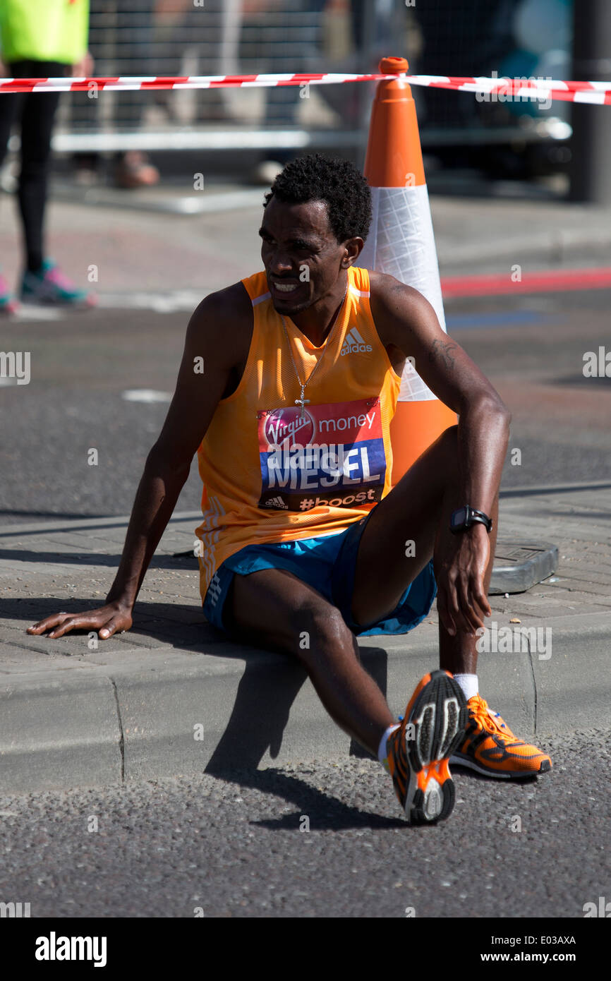 Elite male runner london marathon hi-res stock photography and images ...