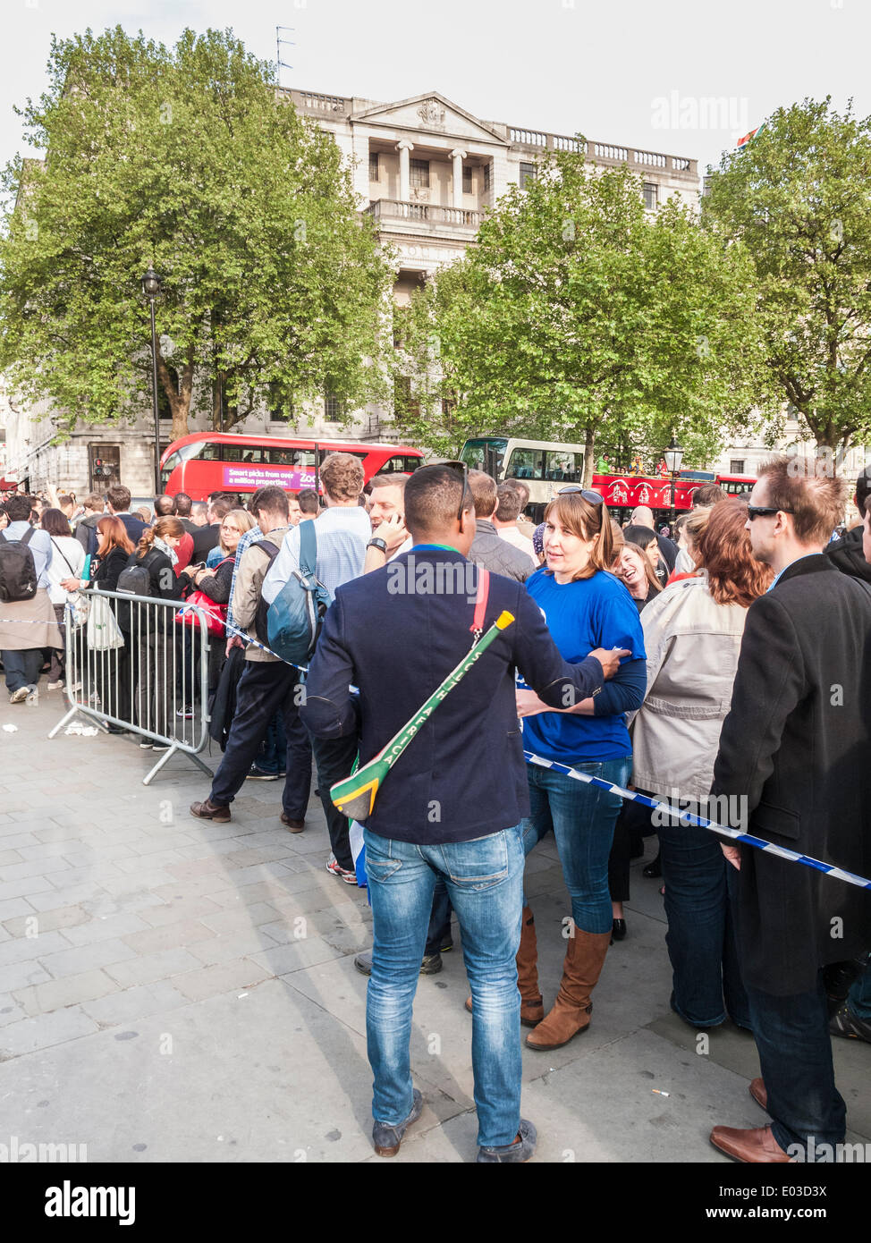 Electorate queues hi-res stock photography and images - Alamy