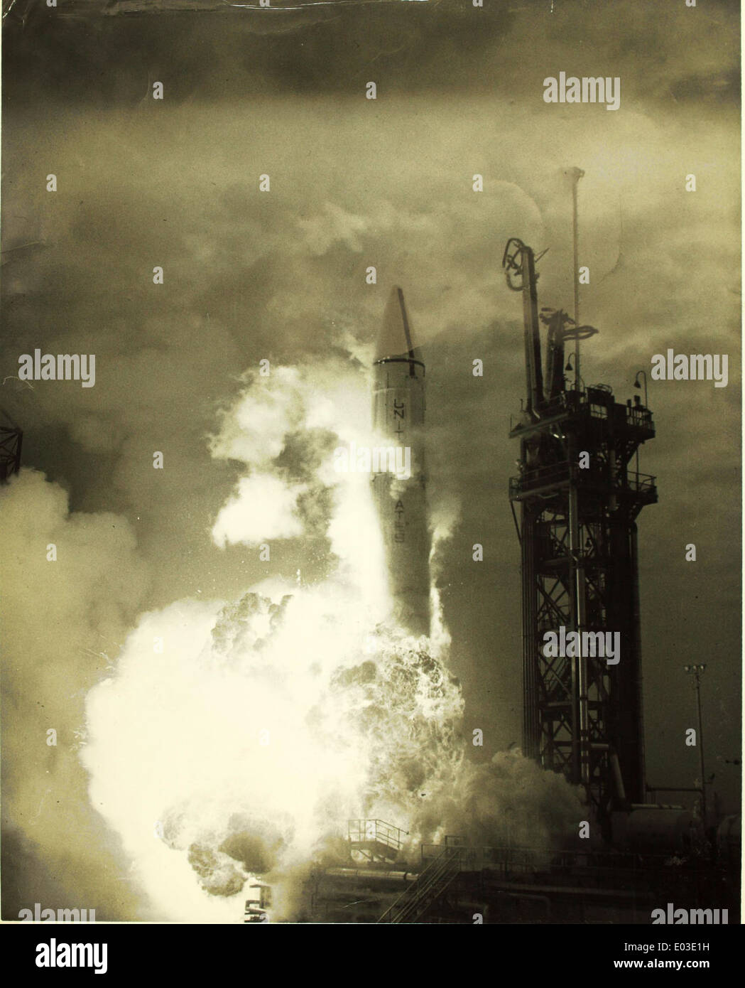 Generaldynamicsatlascentaur High Resolution Stock Photography and ...