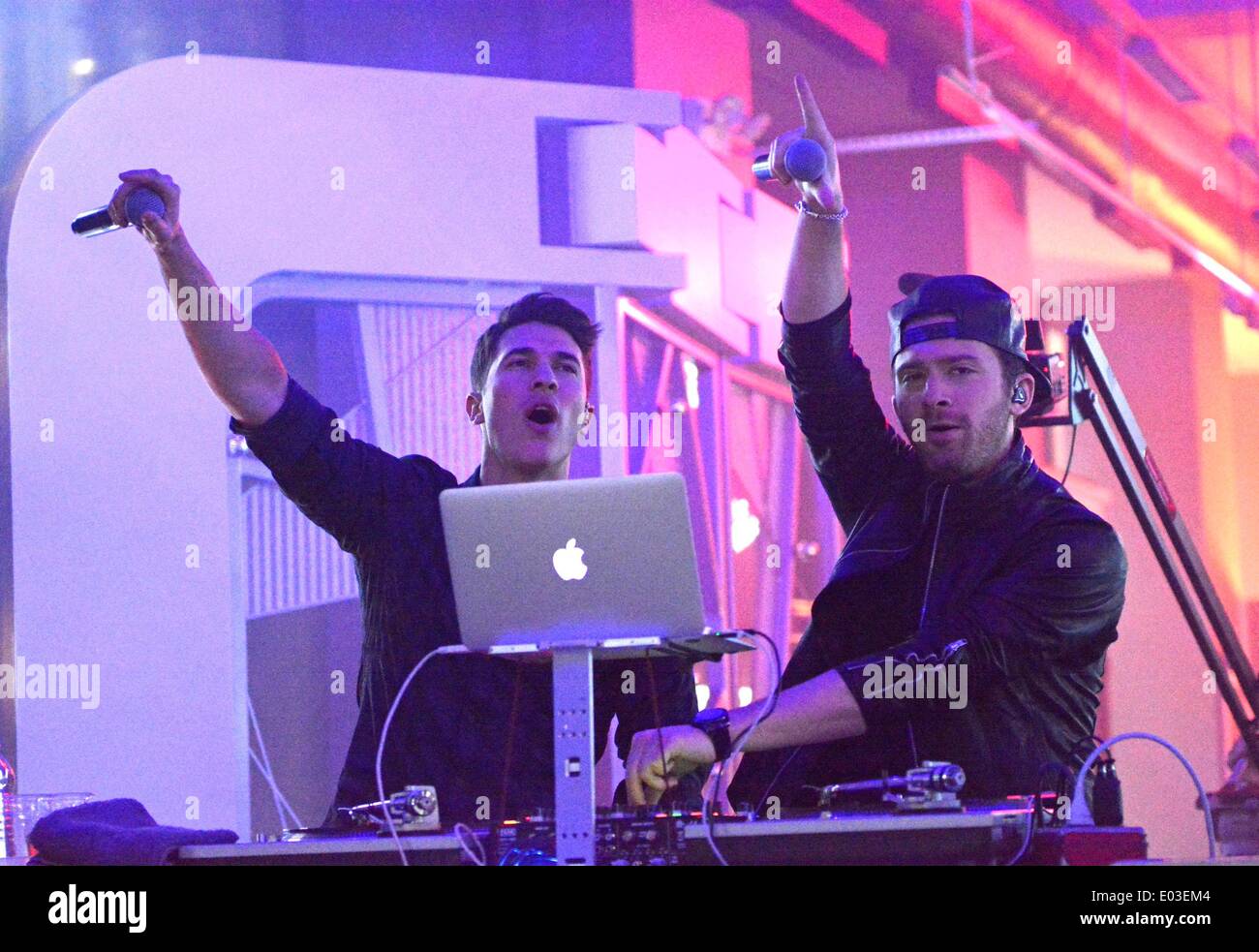 Cal shapiro and rob resnick hi-res stock photography and images - Alamy