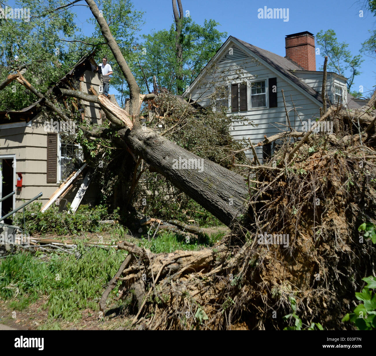 Mississippi tornado damage hi-res stock photography and images - Alamy