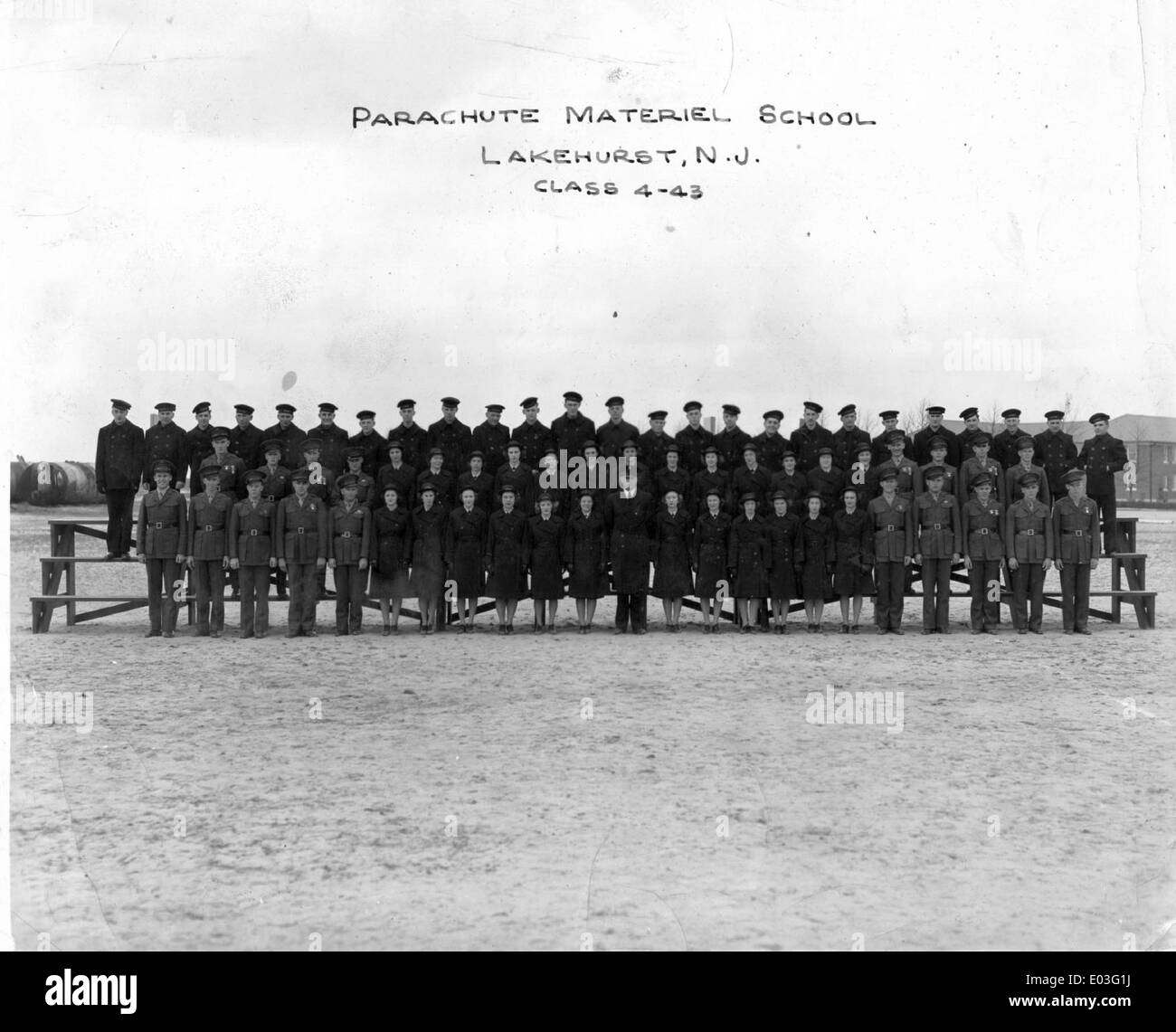 Parachute training school hi-res stock photography and images - Alamy