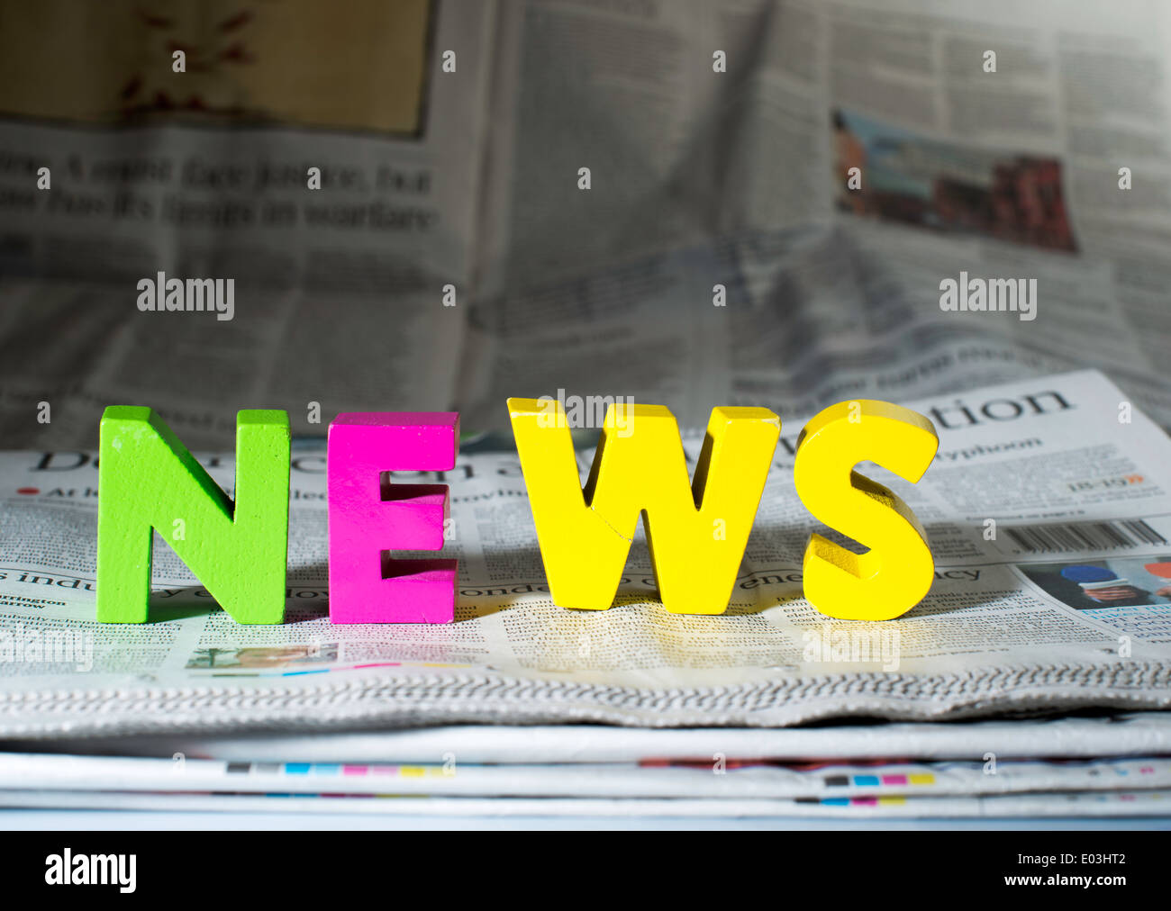 Newspaper text background hi-res stock photography and images - Alamy