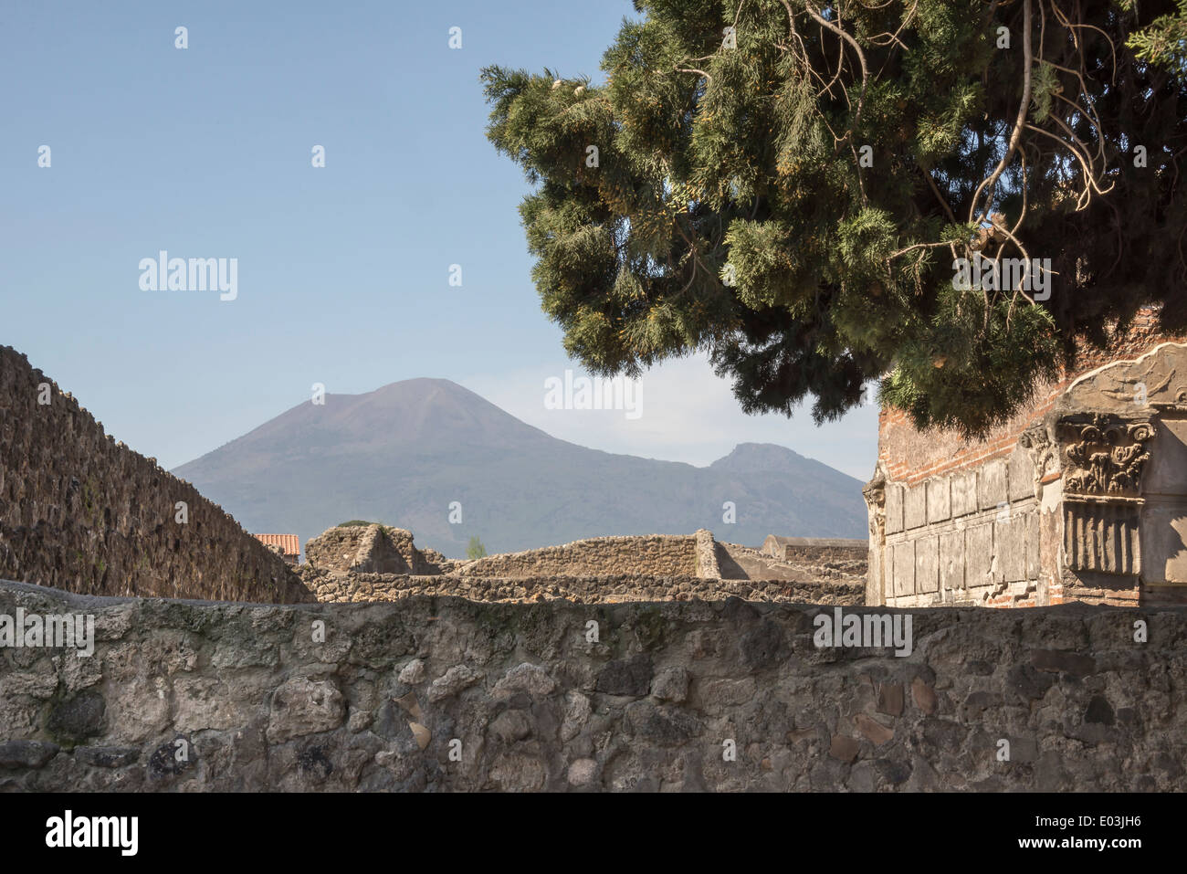 Views of pompeii hi-res stock photography and images - Alamy
