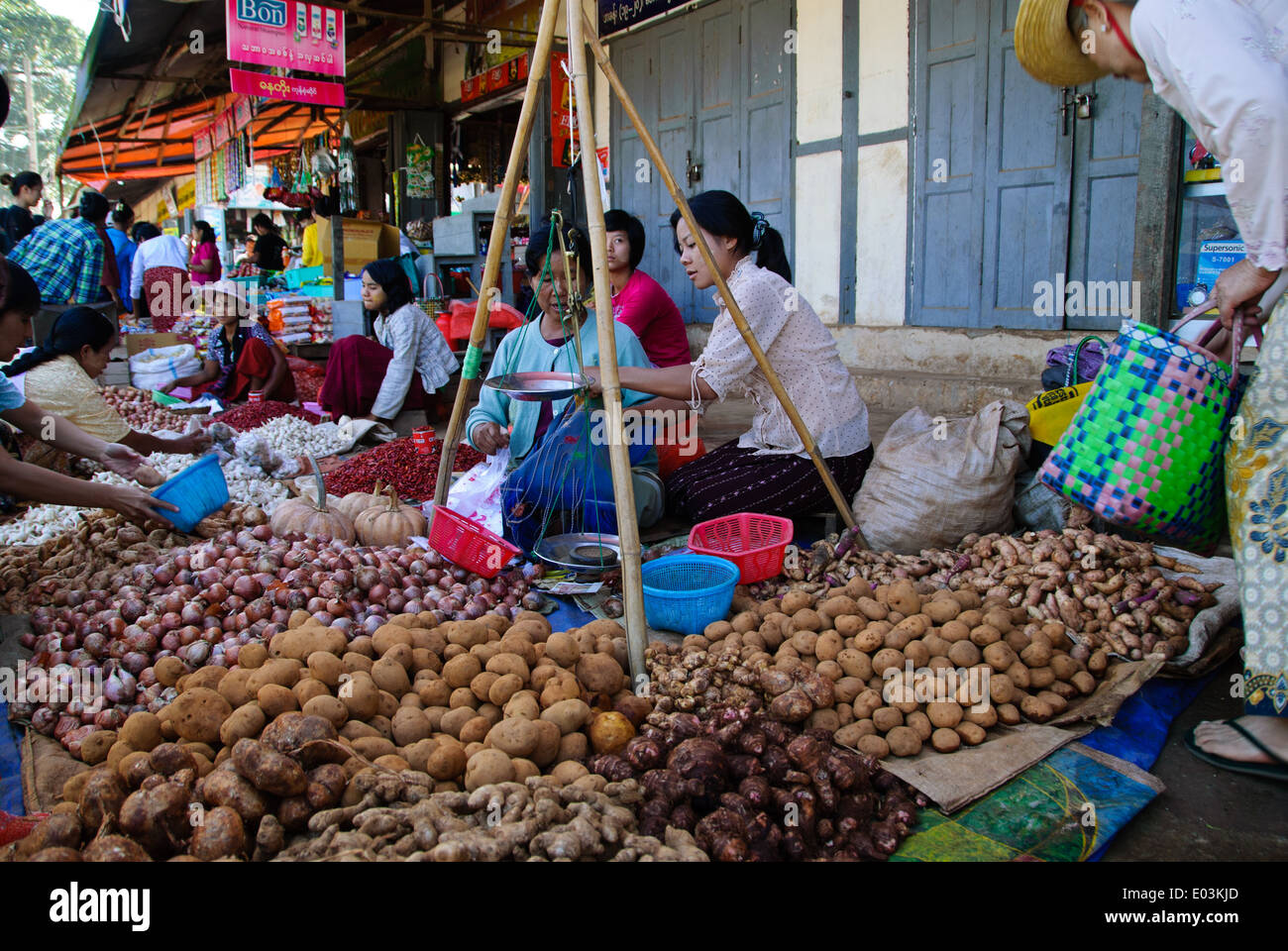 Myanmar local ingredients hi-res stock photography and images - Alamy