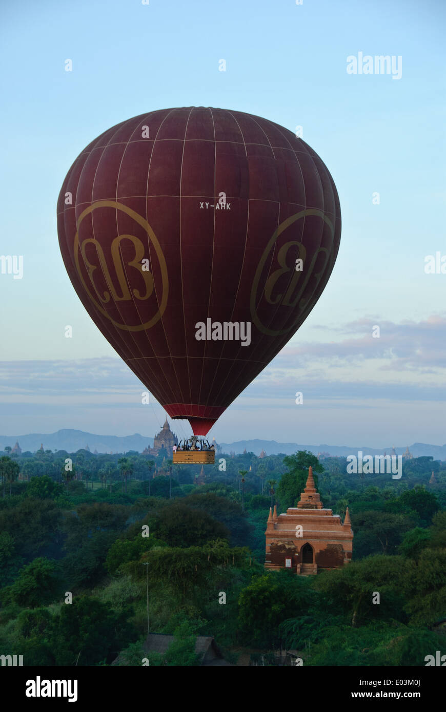 Bagan myanmar hot air balloon hi-res stock photography and images - Alamy