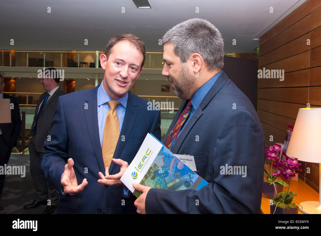 News irish talks hi-res stock photography and images - Alamy