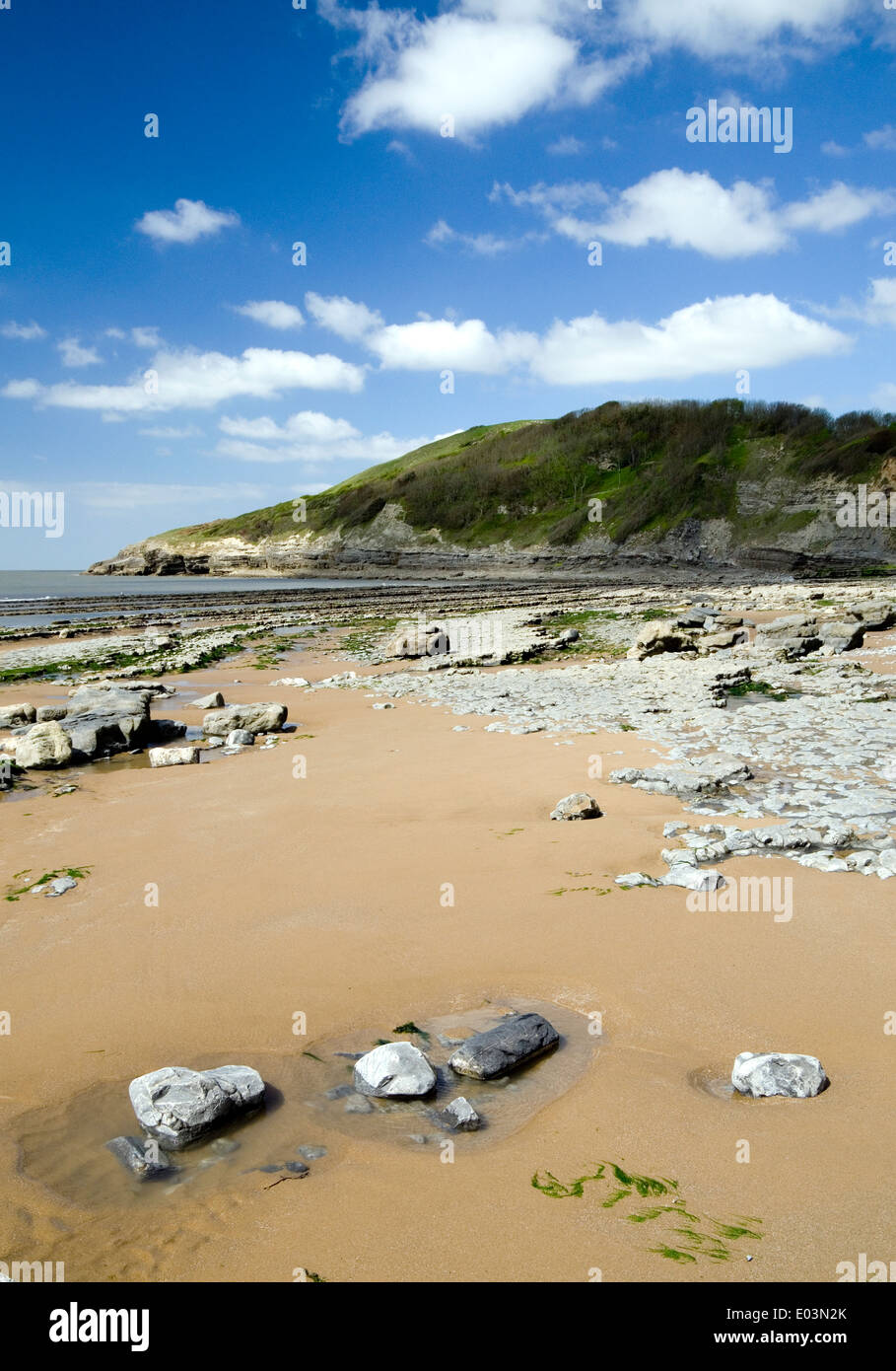Southerndown wales cliffs hi-res stock photography and images - Alamy