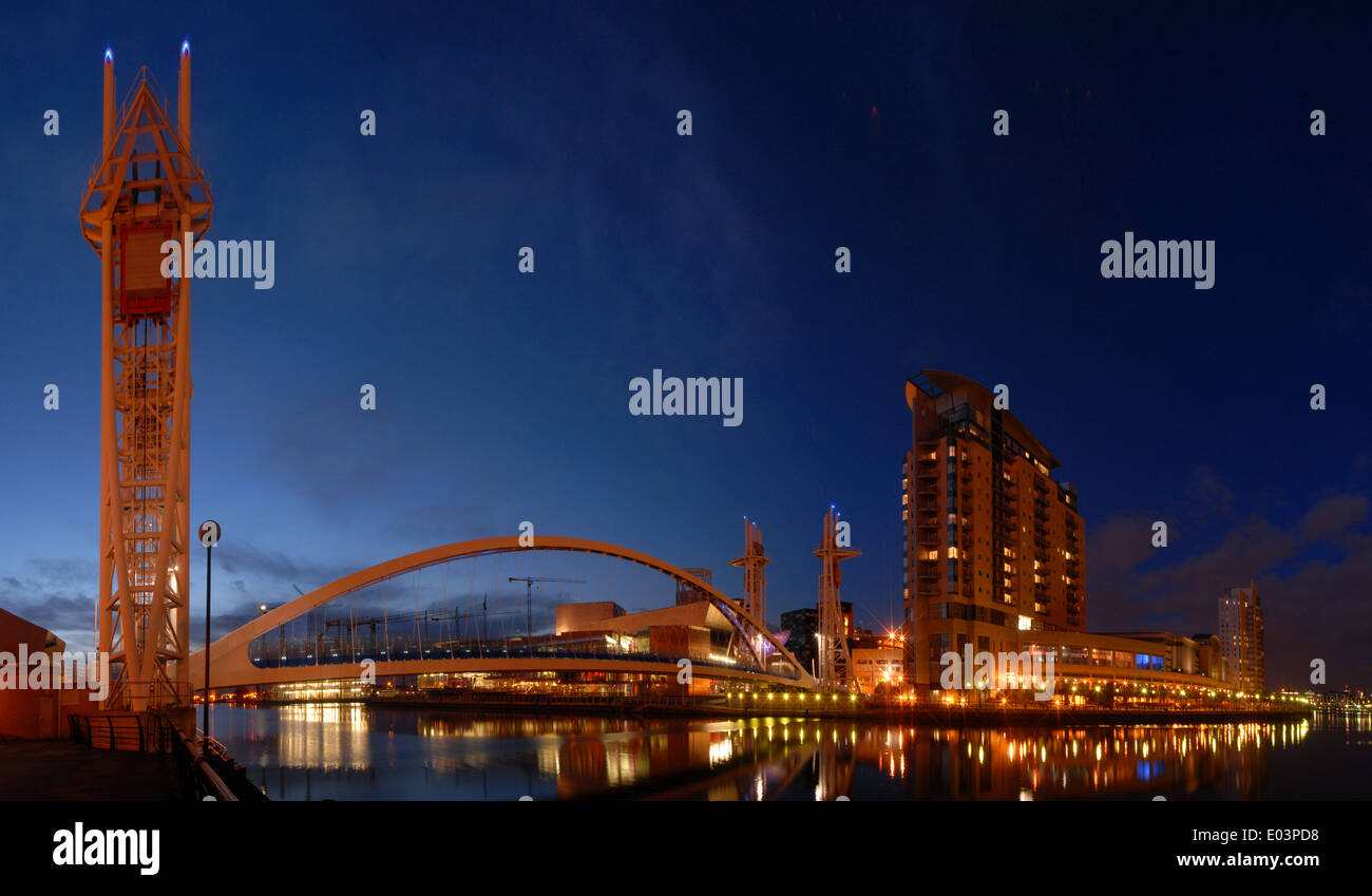The Lowry bridge Manchester, UK Stock Photo - Alamy
