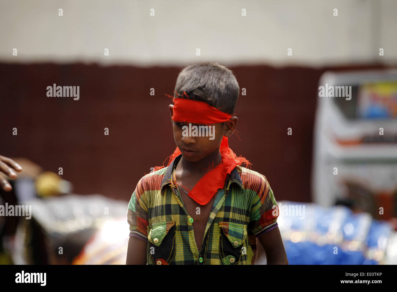 Bangladesh child labor garments hi-res stock photography and images - Alamy