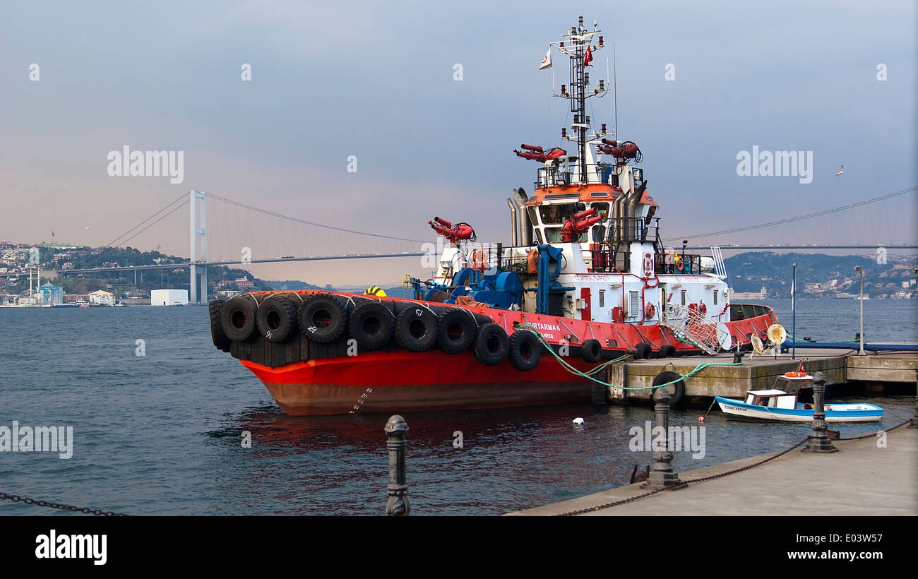 Tugboat hi-res stock photography and images - Alamy