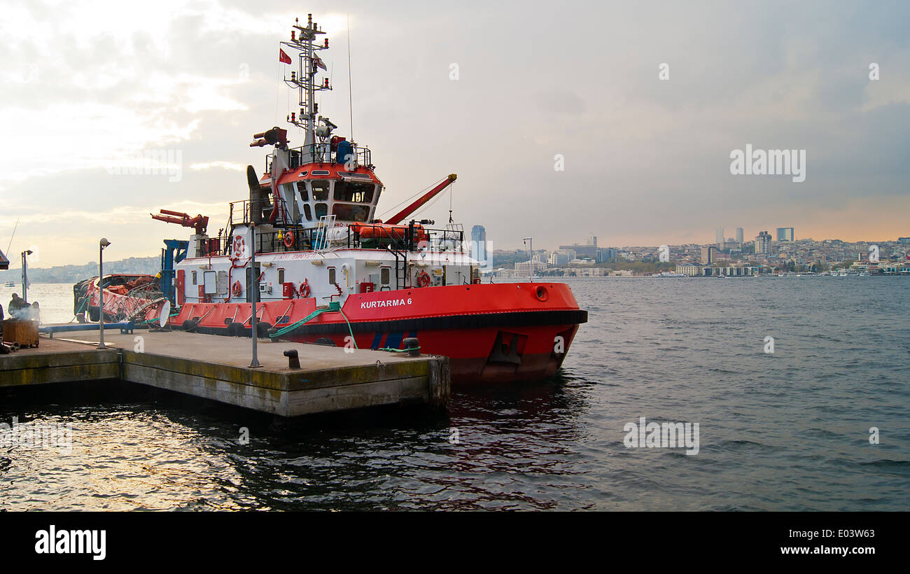 Tugboat dock hi-res stock photography and images - Alamy