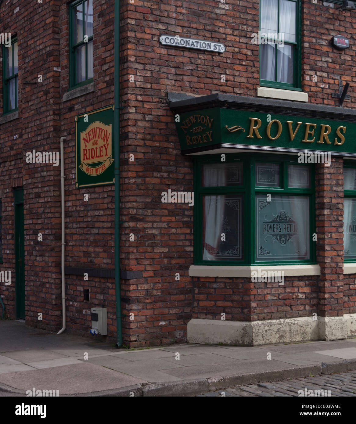 Coronation street hi-res stock photography and images - Alamy