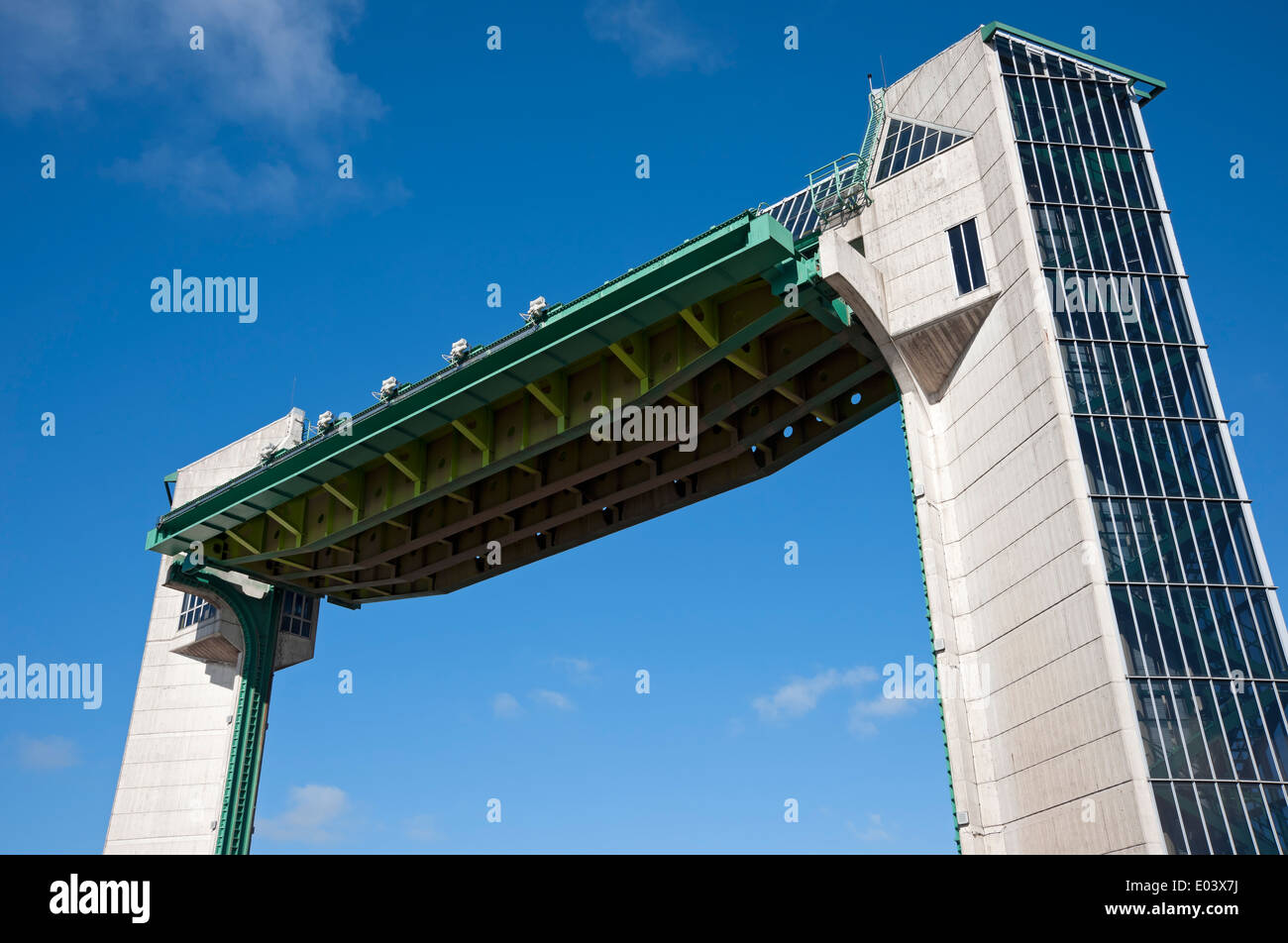 Hull flood barrier hi-res stock photography and images - Alamy