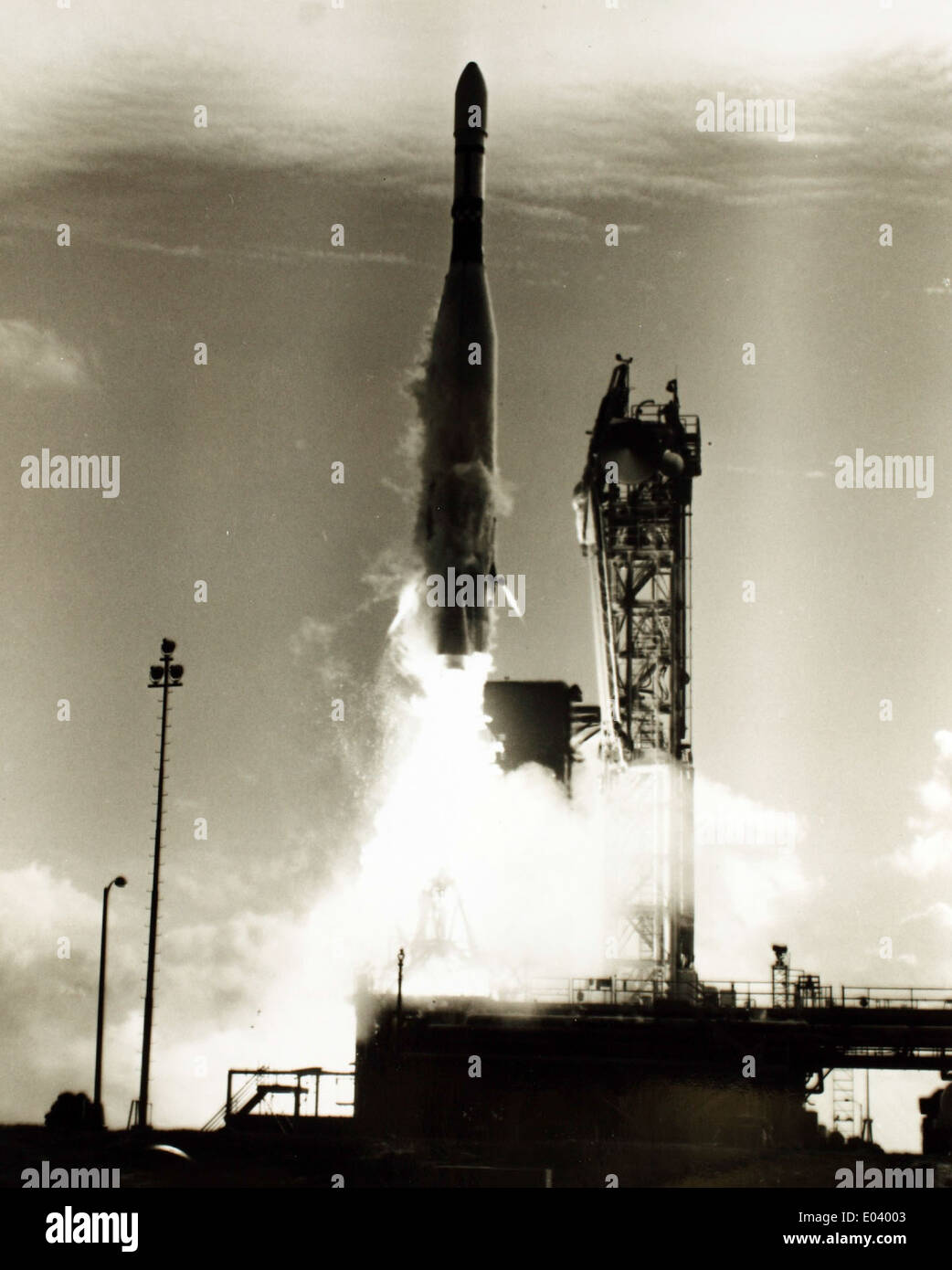 Space race 1960s hi-res stock photography and images - Alamy