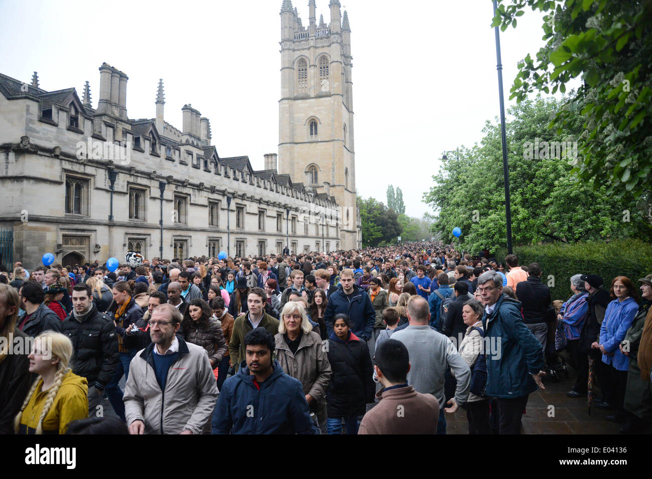 Oxford, UK. 1 May 2014. Celebrants in front of Magdalen College at the ...