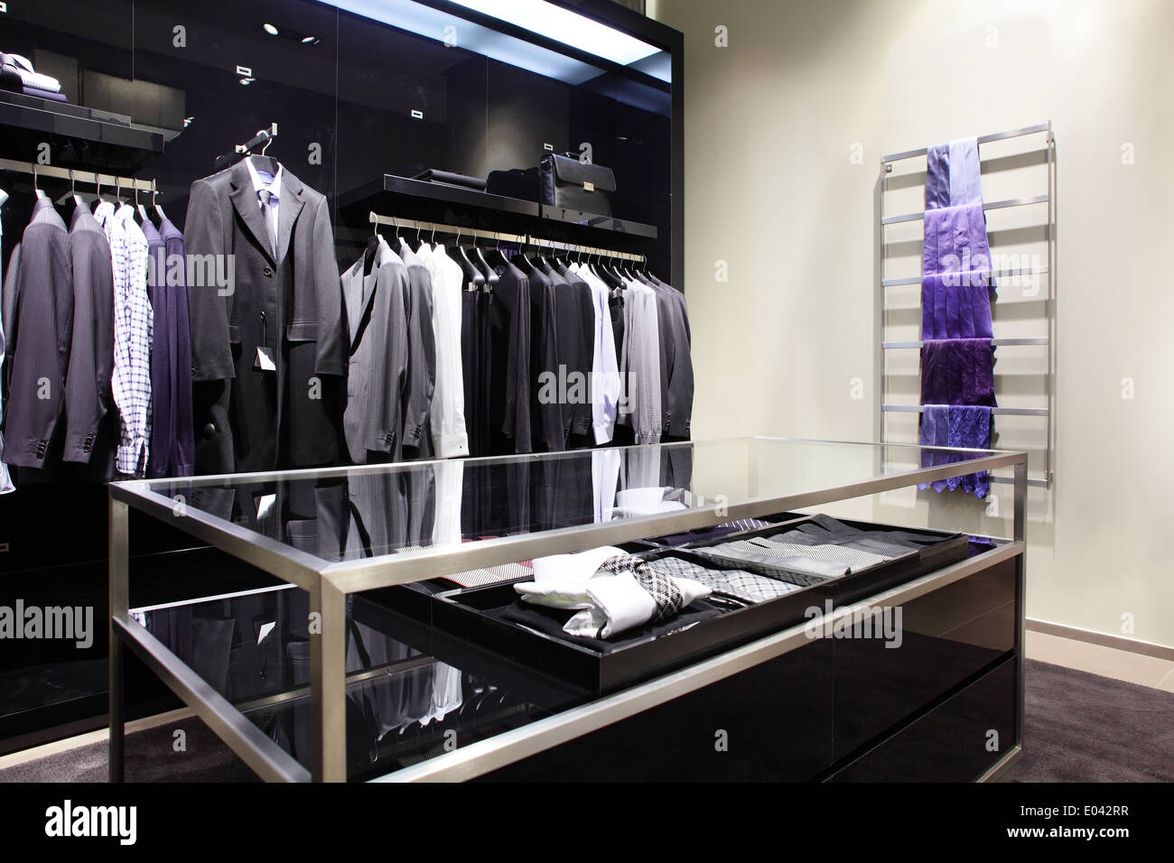 interior of brand new fashion clothes store Stock Photo - Alamy