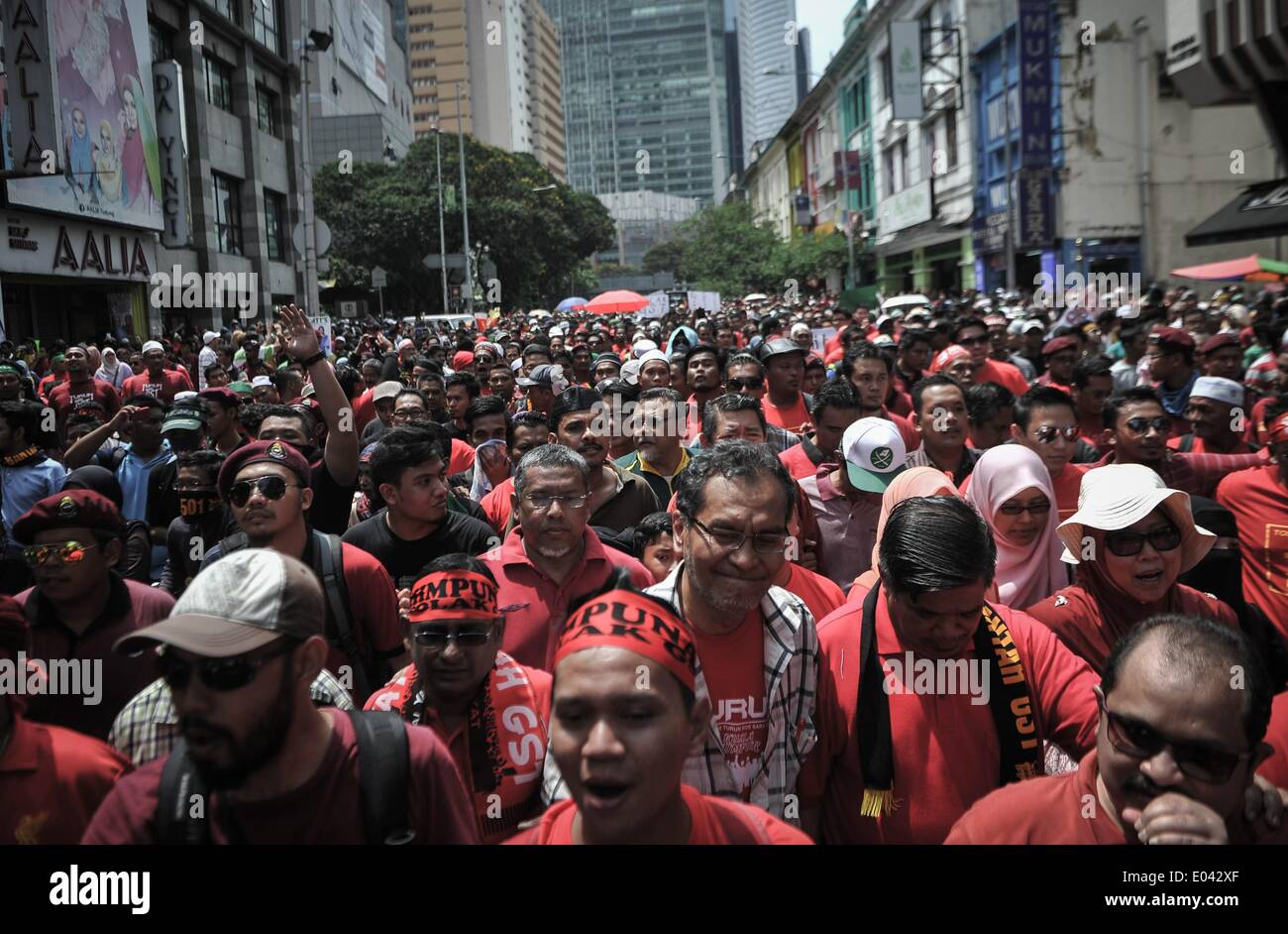 Kuala Lumpur, MALAYSIA. 1st May, 2014. Protesters march towards to ...