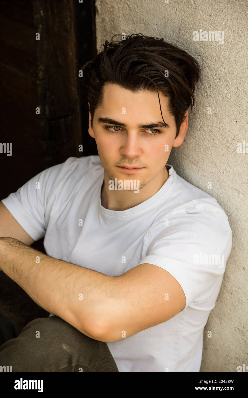 Man threshold hi-res stock photography and images - Alamy