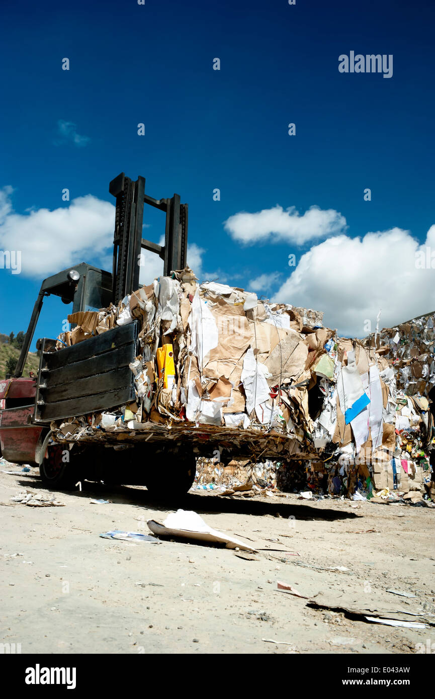 Paper recycle truck hi-res stock photography and images - Alamy