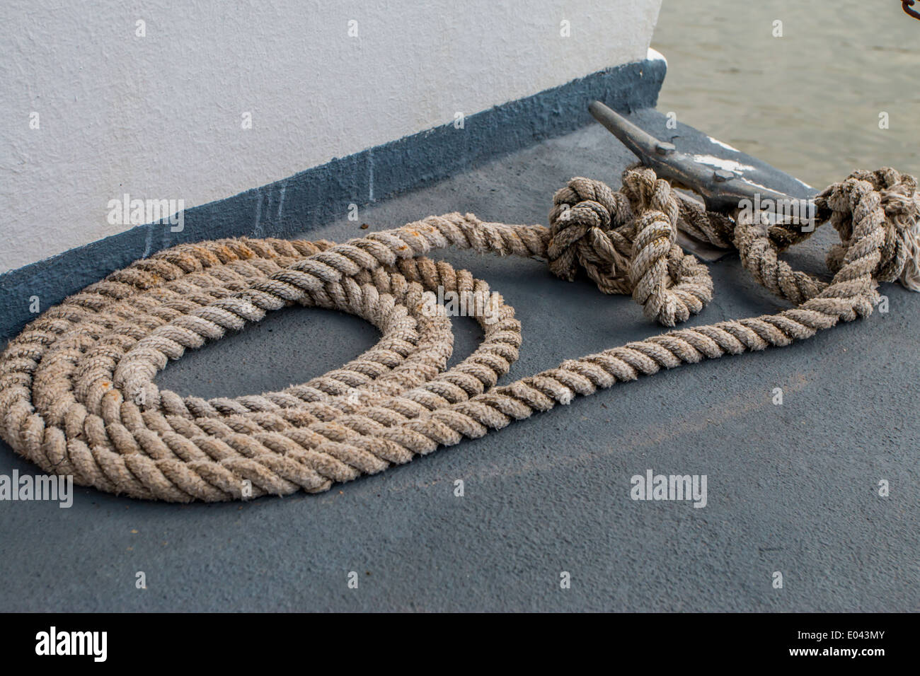 Rope on a boat Stock Photo - Alamy