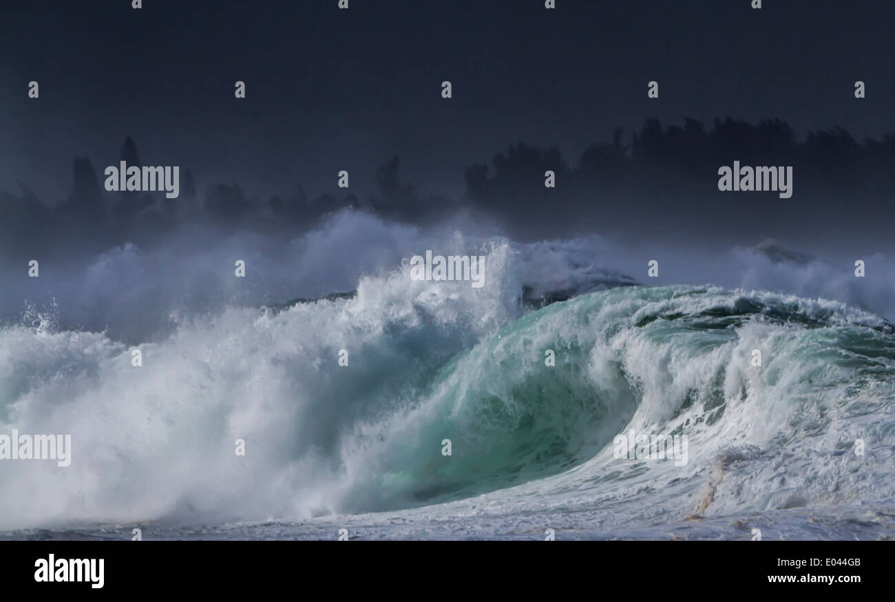 Big ocean waves on the north shore of Oahu Hawaii Stock Photo - Alamy