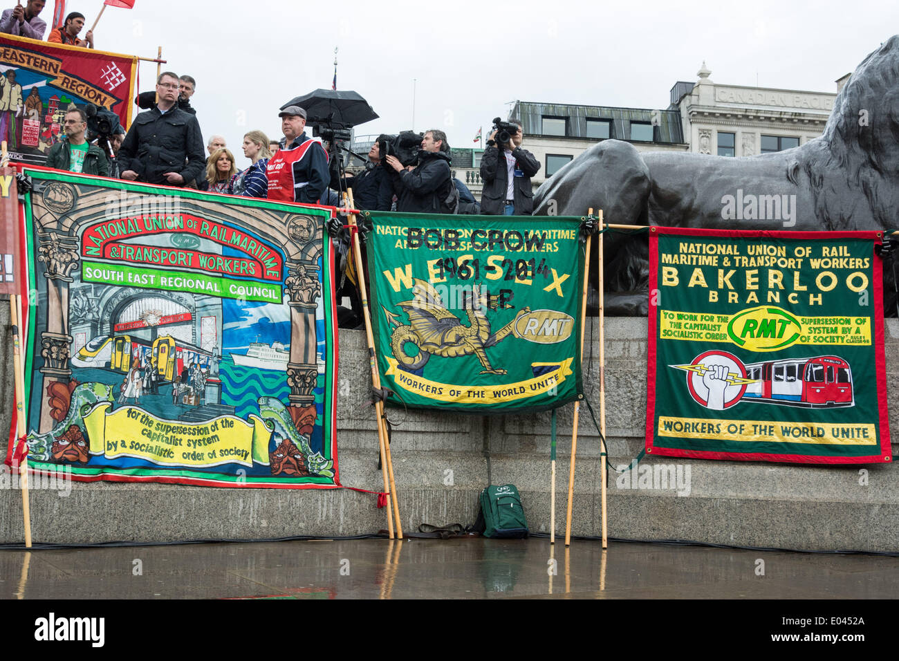 Arrives at trafalgar square hi-res stock photography and images - Alamy
