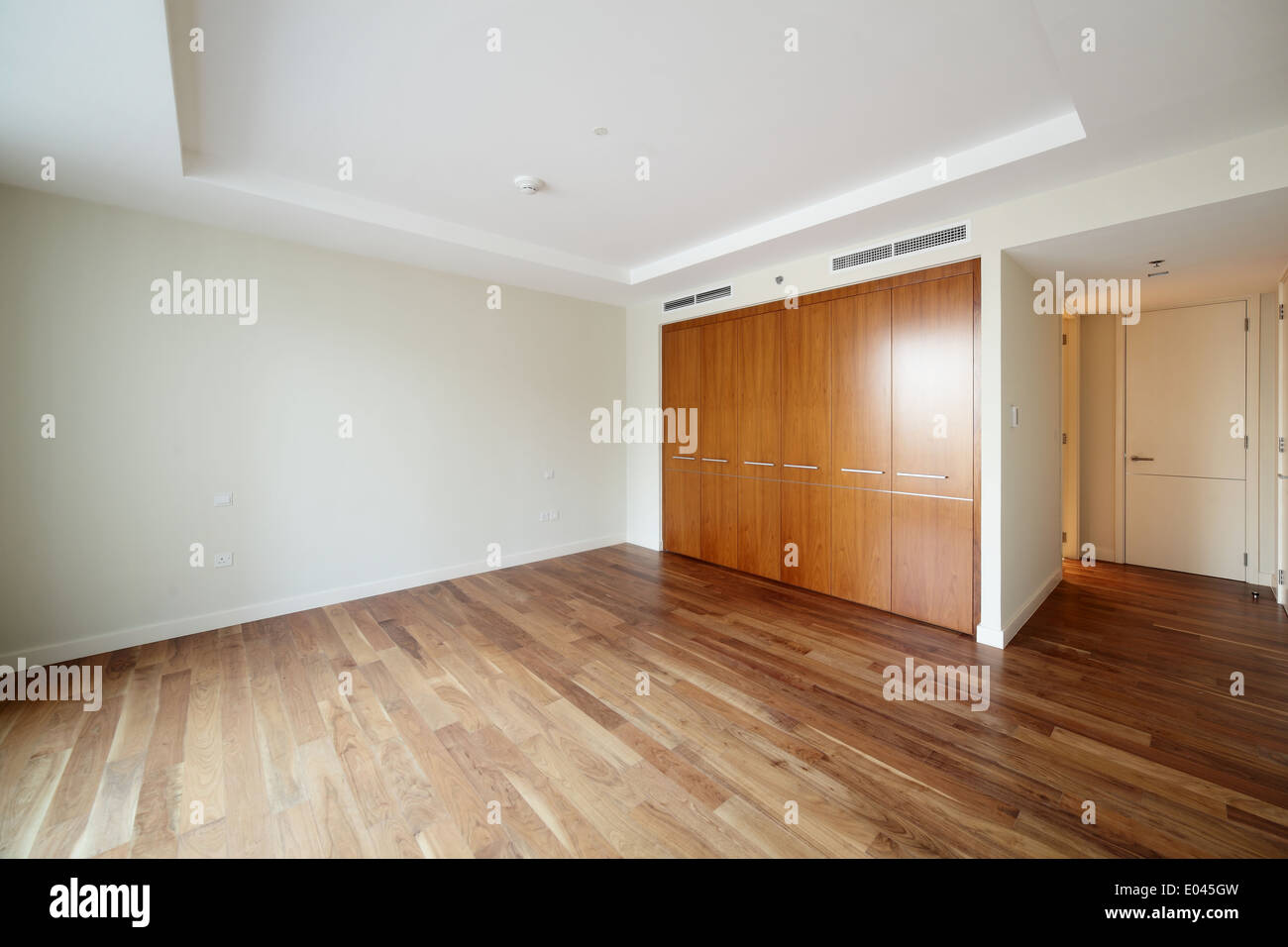 luxury and very clean empty european room Stock Photo - Alamy