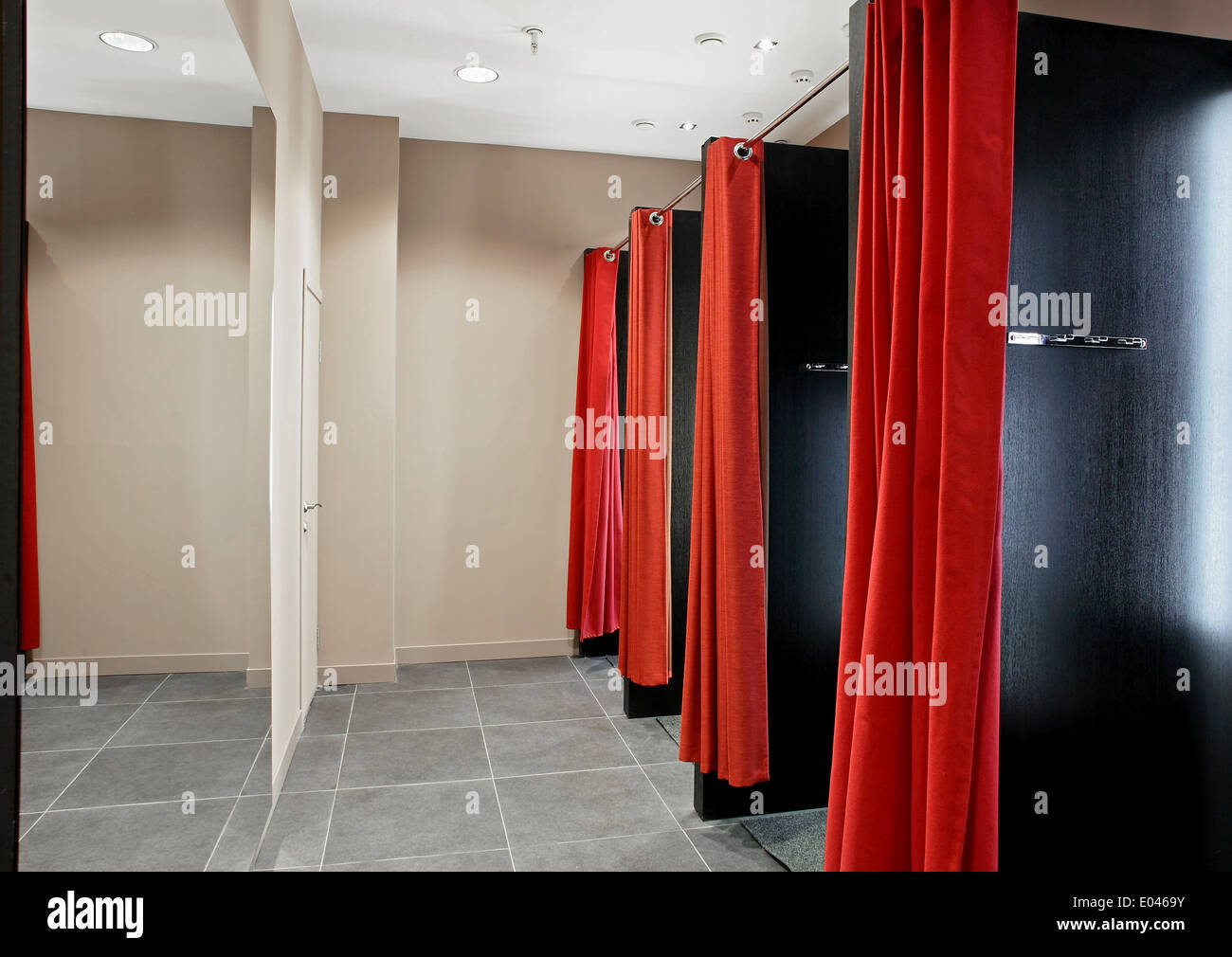 dressing room at european style clothes store Stock Photo - Alamy
