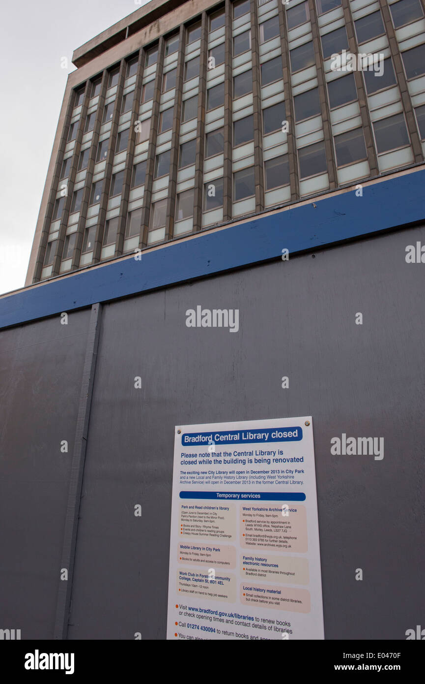 Unsafe building notice hi-res stock photography and images - Alamy