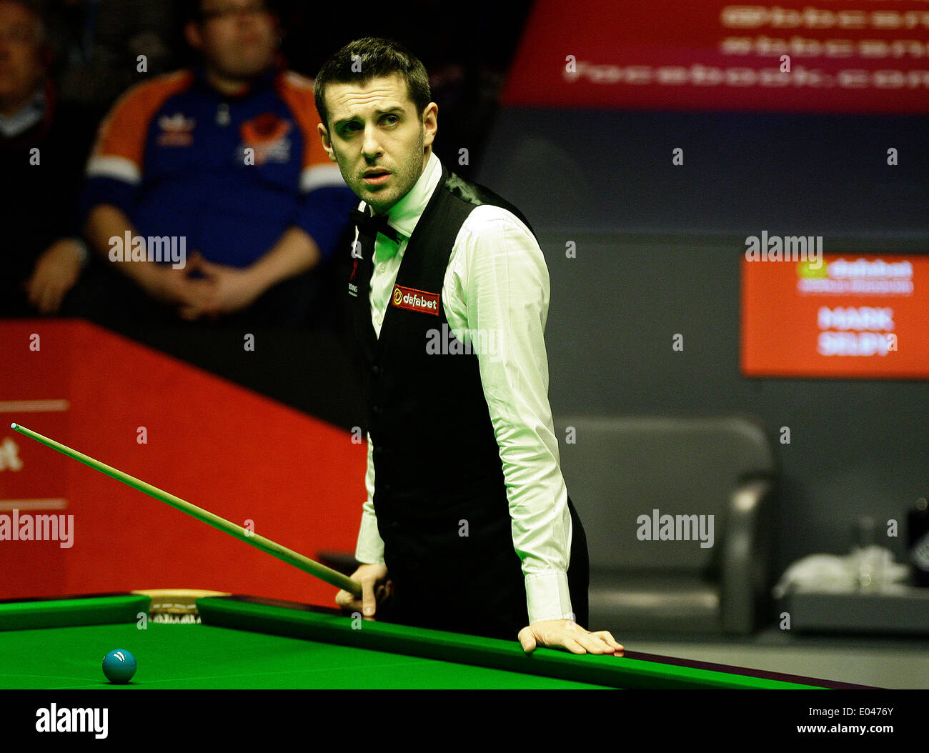 Sheffield, UK. 01st May, 2014. Mark Selby in action against Neil ...
