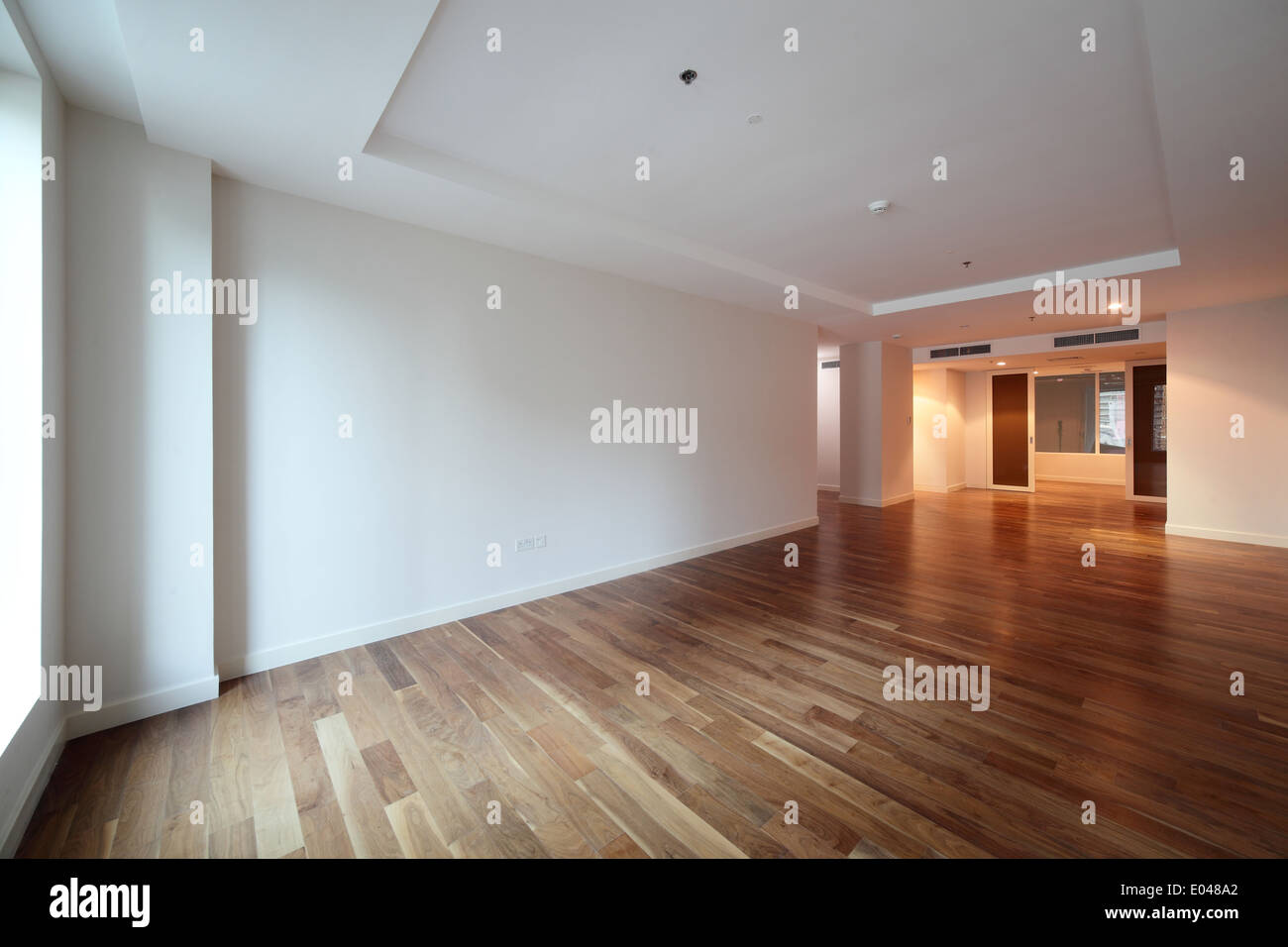 luxury and very clean empty european room Stock Photo - Alamy