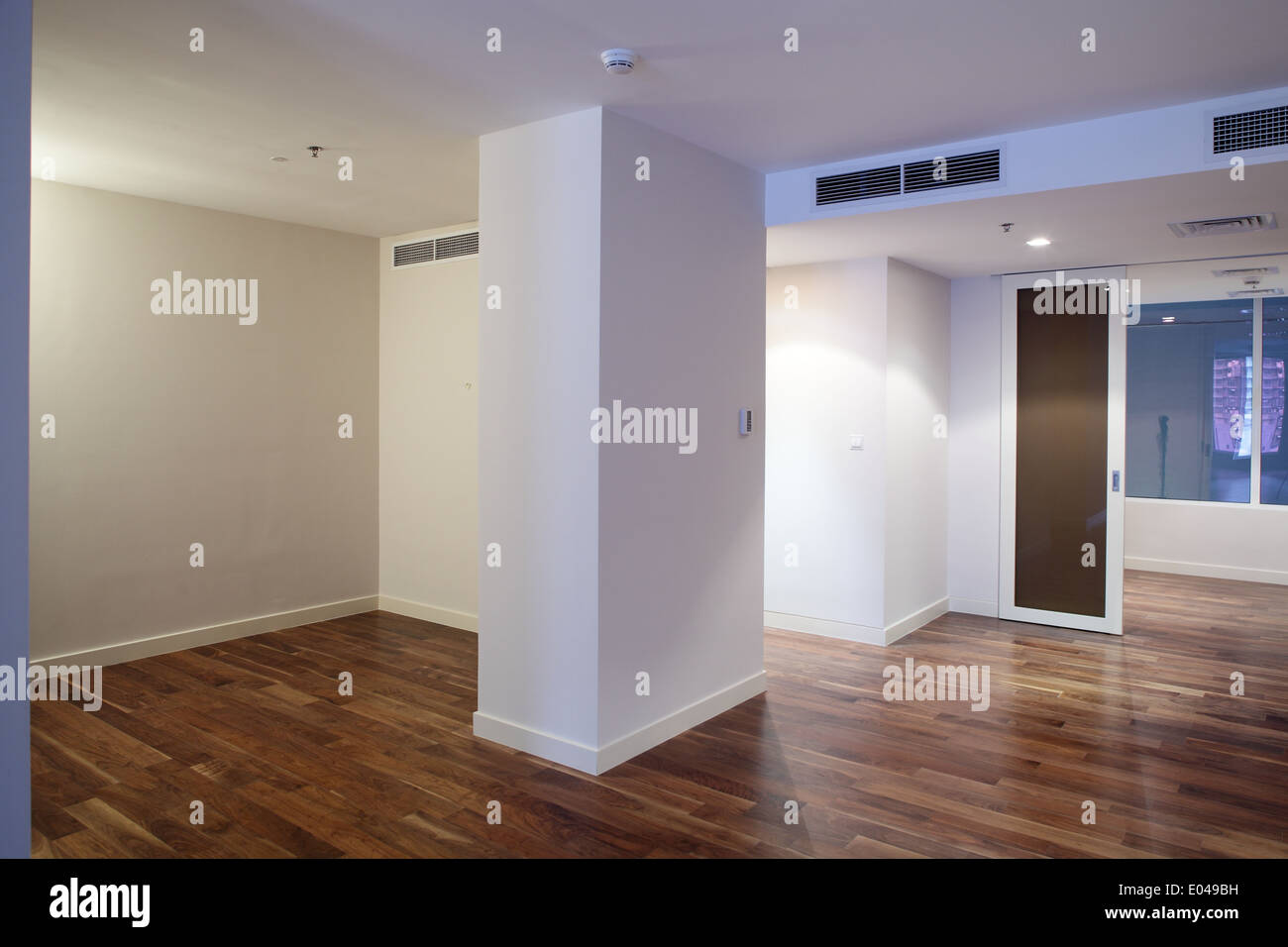 luxury and very clean empty european room Stock Photo - Alamy