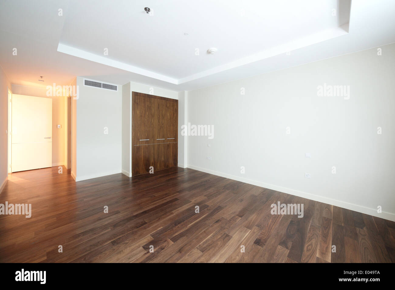 luxury and very clean empty european room Stock Photo - Alamy
